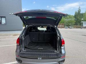 Grey BMW X5 2017 in Kaunas, with an engine capacity of 2.99 L and mileage of 227 thousand km for 23900 €, photo 14 on AUTOMOTO.COM.LV