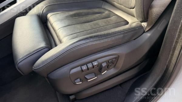 Grey BMW X5 2017 in Liepaja, with an engine capacity of 3.00 L and mileage of 164 thousand km for 22500 €, photo 7 on AUTOMOTO.COM.LV