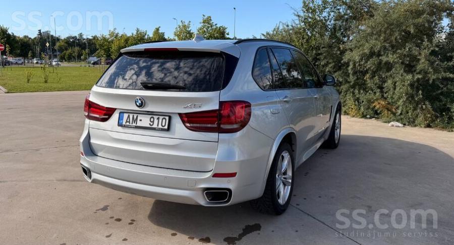 Grey BMW X5 2017 in Liepaja, with an engine capacity of 3.00 L and mileage of 164 thousand km for 22500 €, photo 4 on AUTOMOTO.COM.LV