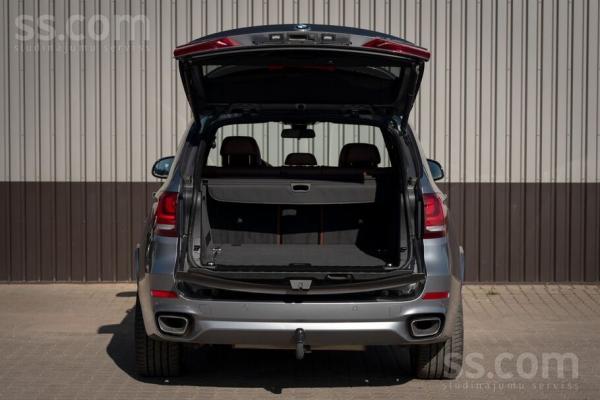 Pelēks BMW X5 2017 Talsi, ar dzinēja tilpumu 3.00 L un nobraukumu 176 tūkst. km par 27900 €, foto 7 vietnē AUTOMOTO.COM.LV