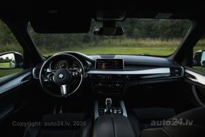 Pelēks BMW X5 2017 Rapla, ar dzinēja tilpumu 3.00 L un nobraukumu 318 tūkst. km par 22000 €, foto 9 vietnē AUTOMOTO.COM.LV