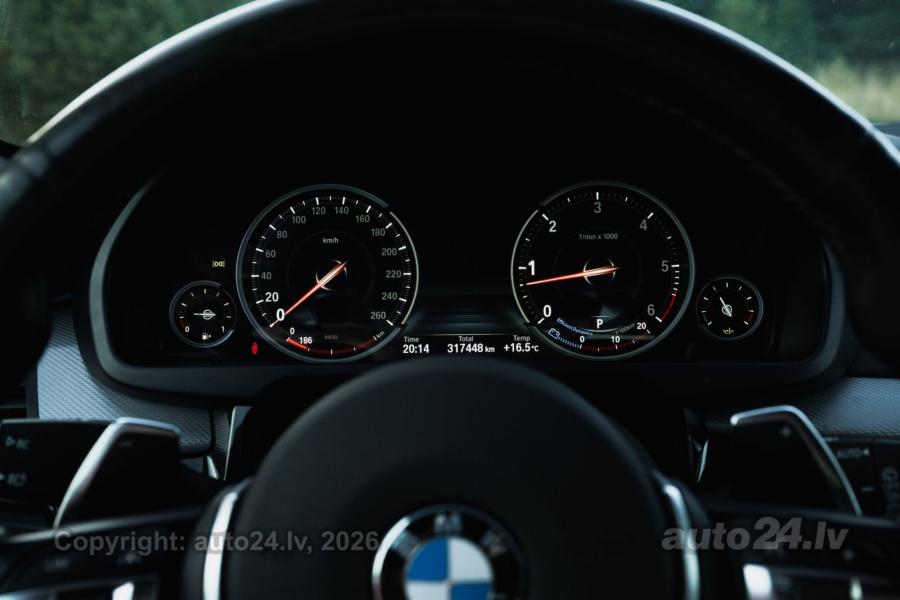 Pelēks BMW X5 2017 Rapla, ar dzinēja tilpumu 3.00 L un nobraukumu 318 tūkst. km par 22000 €, foto 10 vietnē AUTOMOTO.COM.LV