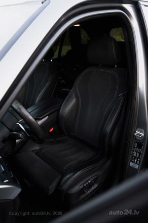 Pelēks BMW X5 2017 Rapla, ar dzinēja tilpumu 3.00 L un nobraukumu 318 tūkst. km par 22000 €, foto 11 vietnē AUTOMOTO.COM.LV