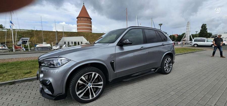 Grey BMW X5 2017 in Klaipeda, with an engine capacity of 2.99 L and mileage of 245 thousand km for 22500 €, photo 1 on AUTOMOTO.COM.LV