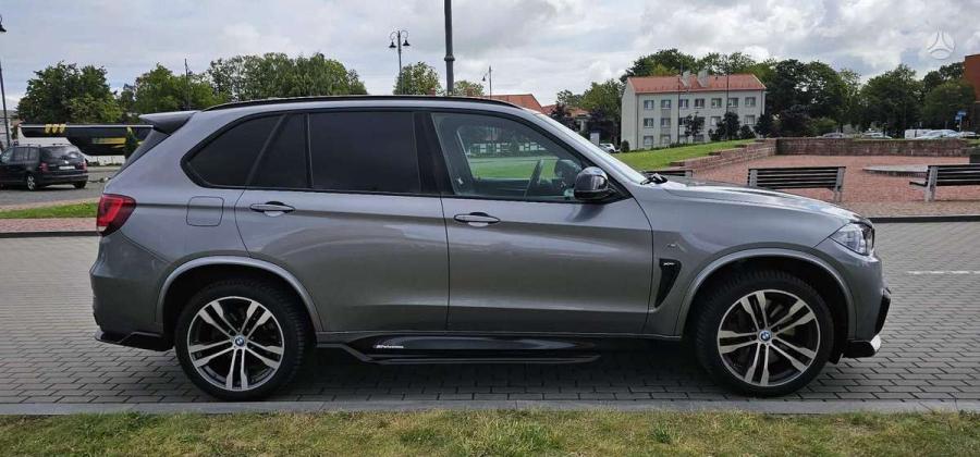 Grey BMW X5 2017 in Klaipeda, with an engine capacity of 2.99 L and mileage of 245 thousand km for 22500 €, photo 7 on AUTOMOTO.COM.LV