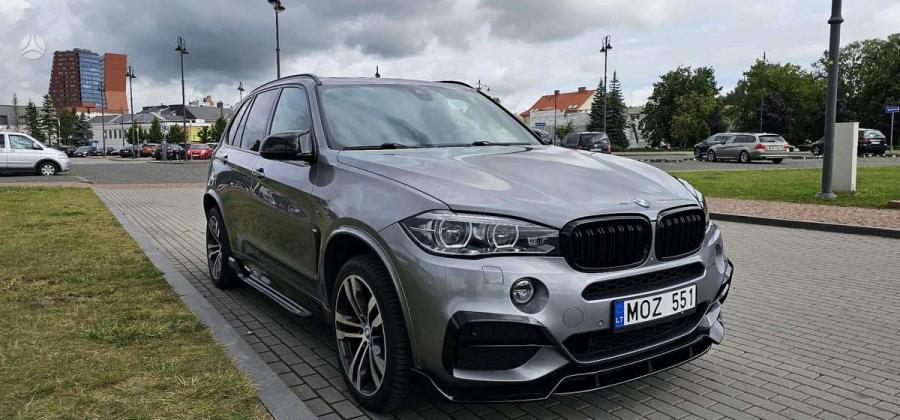 Grey BMW X5 2017 in Klaipeda, with an engine capacity of 2.99 L and mileage of 245 thousand km for 22500 €, photo 12 on AUTOMOTO.COM.LV