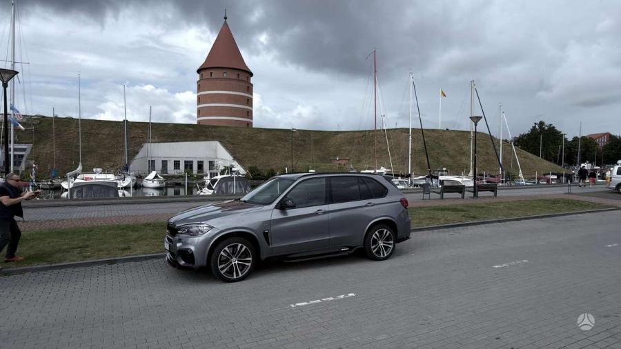 Grey BMW X5 2017 in Klaipeda, with an engine capacity of 2.99 L and mileage of 245 thousand km for 22500 €, photo 14 on AUTOMOTO.COM.LV