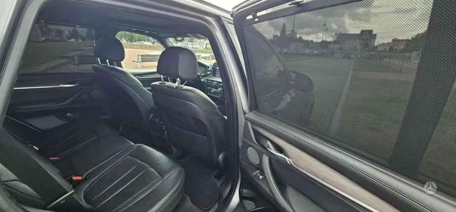 Grey BMW X5 2017 in Klaipeda, with an engine capacity of 2.99 L and mileage of 245 thousand km for 22500 €, photo 19 on AUTOMOTO.COM.LV