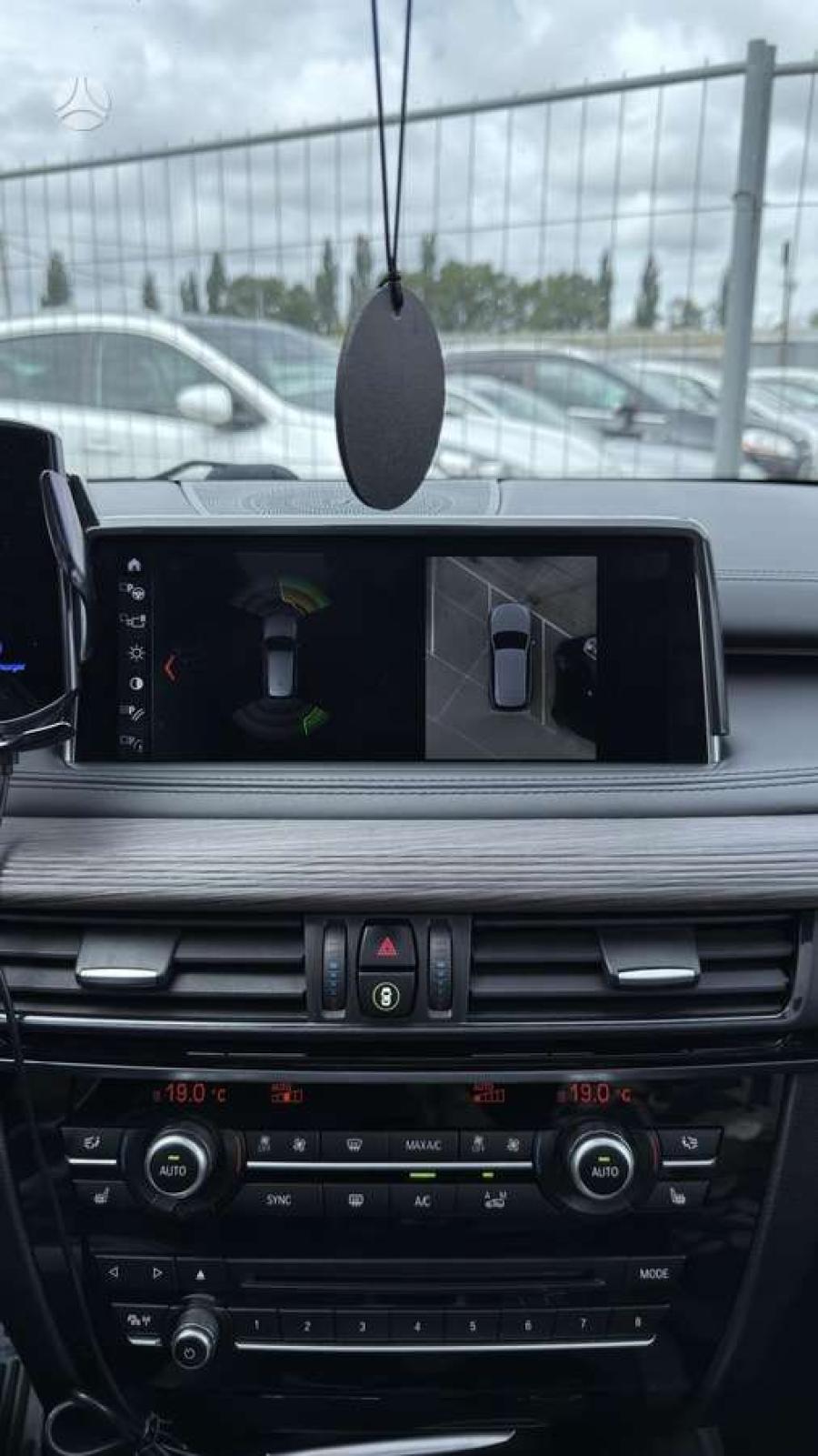 Grey BMW X5 2017 in Klaipeda, with an engine capacity of 2.99 L and mileage of 245 thousand km for 22500 €, photo 25 on AUTOMOTO.COM.LV