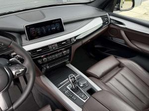 Pelēks BMW X5 2017 Kauņa, ar dzinēja tilpumu 2.99 L un nobraukumu 162 tūkst. km par 25500 €, foto 18 vietnē AUTOMOTO.COM.LV