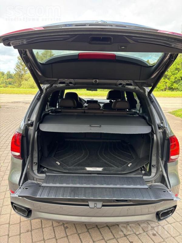 Pelēks BMW X5 2017 Cēsis, ar dzinēja tilpumu 3.00 L un nobraukumu 202 tūkst. km par 28200 €, foto 5 vietnē AUTOMOTO.COM.LV