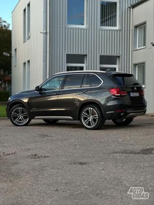 Pelēks BMW X5 2017 Skuodas, ar dzinēja tilpumu 3.50 L un nobraukumu 203 tūkst. km par 15900 €, foto  vietnē AUTOMOTO.COM.LV