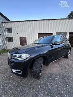 Pelēks BMW X5 2017 Skuodas, ar dzinēja tilpumu 3.50 L un nobraukumu 203 tūkst. km par 15900 €, foto 4 vietnē AUTOMOTO.COM.LV