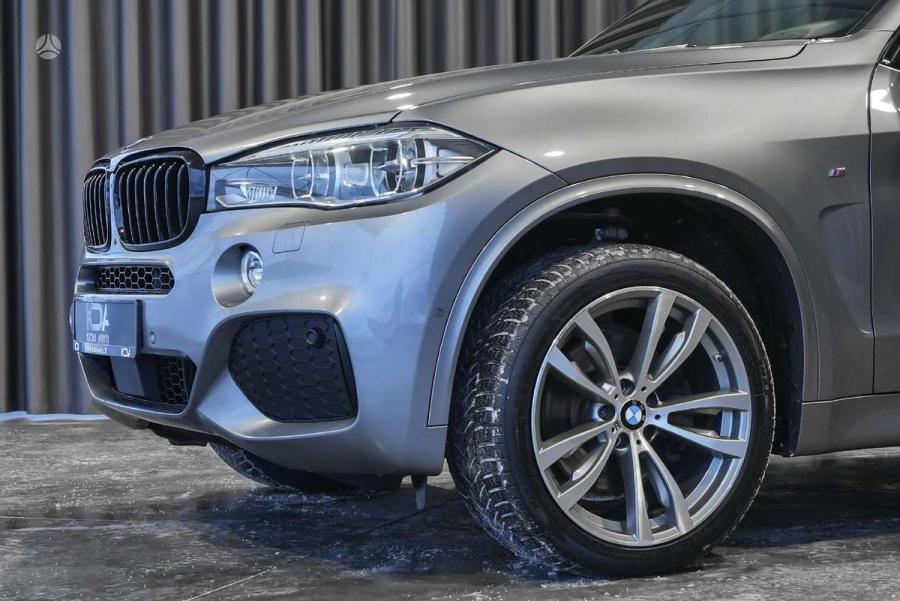 Grey BMW X5 2018 in Marijampole, with an engine capacity of 2.99 L and mileage of 244 thousand km for 24850 €, photo 6 on AUTOMOTO.COM.LV