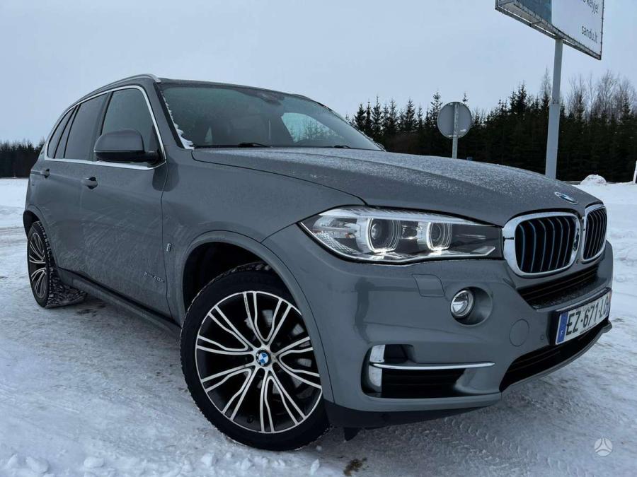 Grey BMW X5 2018 in Raseiniai, with an engine capacity of 2.00 L and mileage of 95 thousand km for 21950 €, photo 1 on AUTOMOTO.COM.LV
