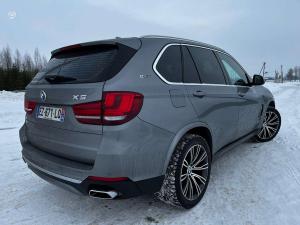 Grey BMW X5 2018 in Raseiniai, with an engine capacity of 2.00 L and mileage of 95 thousand km for 21950 €, photo 4 on AUTOMOTO.COM.LV