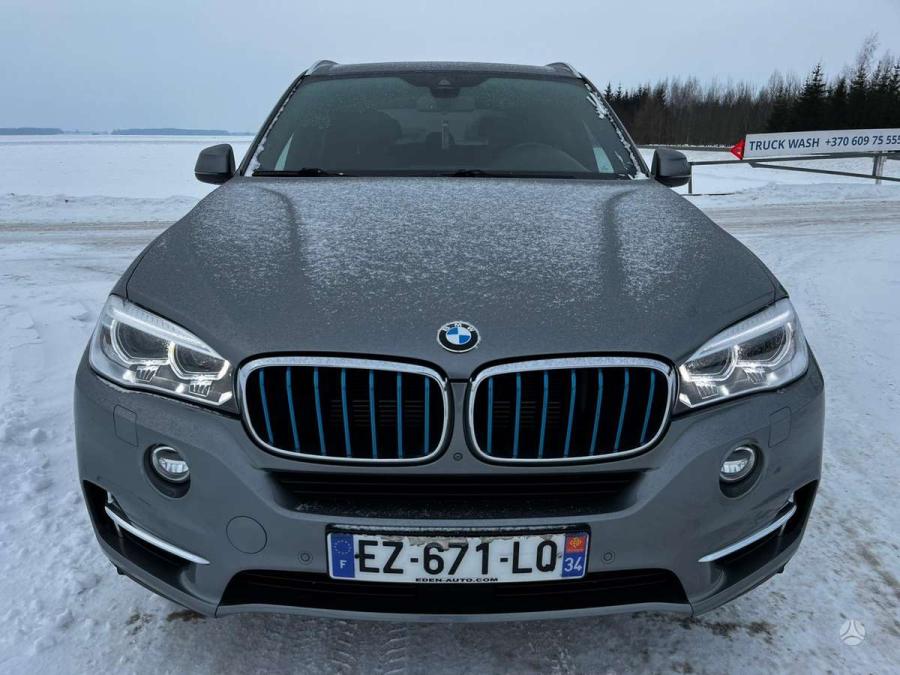 Grey BMW X5 2018 in Raseiniai, with an engine capacity of 2.00 L and mileage of 95 thousand km for 21950 €, photo 7 on AUTOMOTO.COM.LV