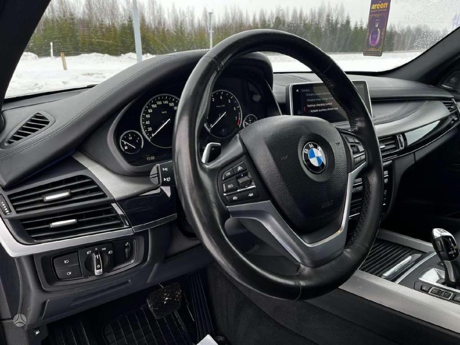 Grey BMW X5 2018 in Raseiniai, with an engine capacity of 2.00 L and mileage of 95 thousand km for 21950 €, photo 14 on AUTOMOTO.COM.LV
