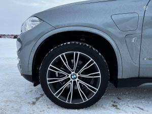 Grey BMW X5 2018 in Raseiniai, with an engine capacity of 2.00 L and mileage of 95 thousand km for 21950 €, photo 37 on AUTOMOTO.COM.LV