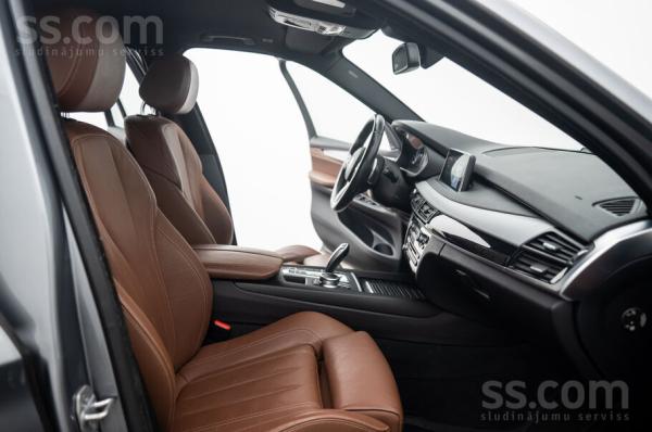 Grey BMW X5 2018 in Tallinn, with an engine capacity of 2.00 L and mileage of 102 thousand km for 24499 €, photo 10 on AUTOMOTO.COM.LV