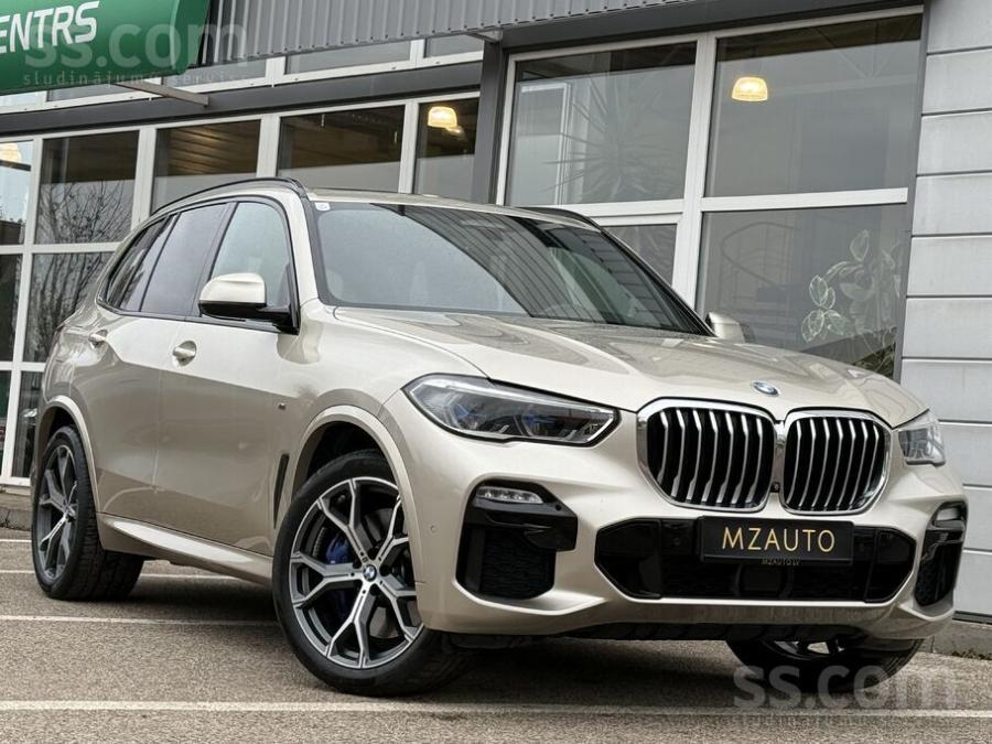 Grey BMW X5 2018 in Tukums, with an engine capacity of 3.00 L and mileage of 199 thousand km for 38999 €, photo 1 on AUTOMOTO.COM.LV