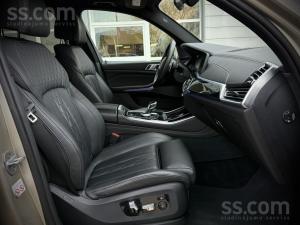 Grey BMW X5 2018 in Tukums, with an engine capacity of 3.00 L and mileage of 199 thousand km for 38999 €, photo 8 on AUTOMOTO.COM.LV