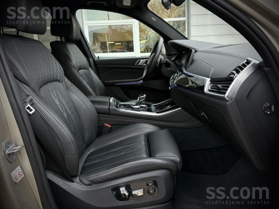 Grey BMW X5 2018 in Tukums, with an engine capacity of 3.00 L and mileage of 199 thousand km for 38999 €, photo 8 on AUTOMOTO.COM.LV