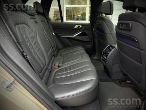Grey BMW X5 2018 in Tukums, with an engine capacity of 3.00 L and mileage of 199 thousand km for 38999 €, photo 11 on AUTOMOTO.COM.LV