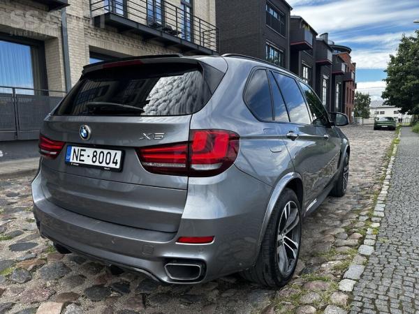 Grey BMW X5 2018 in Riga, with an engine capacity of 3.00 L and mileage of 112 thousand km for 27700 €, photo 4 on AUTOMOTO.COM.LV