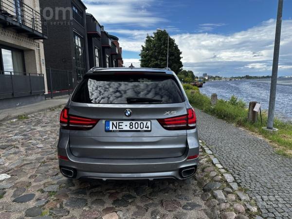 Grey BMW X5 2018 in Riga, with an engine capacity of 3.00 L and mileage of 112 thousand km for 27700 €, photo 6 on AUTOMOTO.COM.LV
