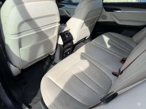 Grey BMW X5 2018 in Siauliai, with an engine capacity of 2.00 L and mileage of 237 thousand km for 16900 €, photo 10 on AUTOMOTO.COM.LV