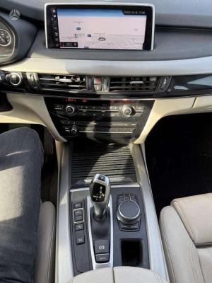 Grey BMW X5 2018 in Siauliai, with an engine capacity of 2.00 L and mileage of 237 thousand km for 16900 €, photo 11 on AUTOMOTO.COM.LV