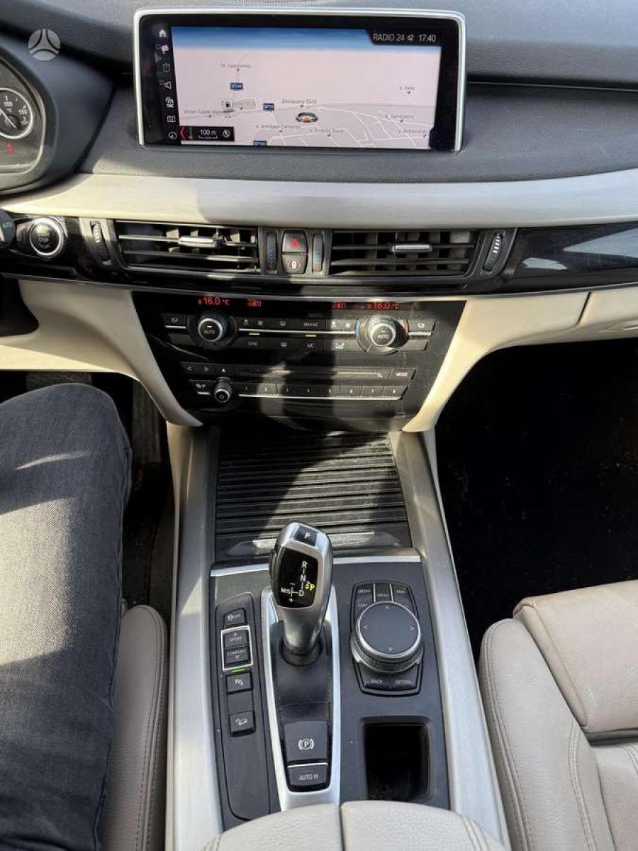 Grey BMW X5 2018 in Siauliai, with an engine capacity of 2.00 L and mileage of 237 thousand km for 16900 €, photo 11 on AUTOMOTO.COM.LV