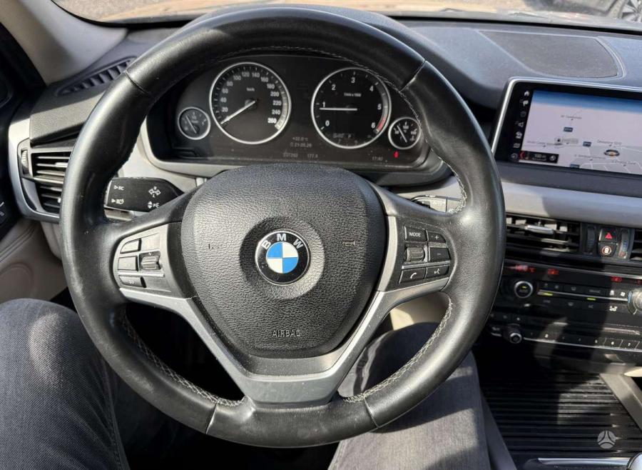 Grey BMW X5 2018 in Siauliai, with an engine capacity of 2.00 L and mileage of 237 thousand km for 16900 €, photo 13 on AUTOMOTO.COM.LV