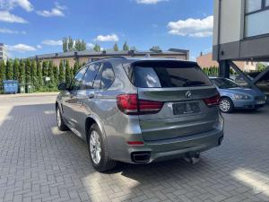 Grey BMW X5 2018 in Kaunas, with an engine capacity of 2.00 L and mileage of 149 thousand km for 18500 €, photo 7 on AUTOMOTO.COM.LV