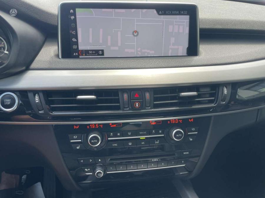 Grey BMW X5 2018 in Kaunas, with an engine capacity of 2.00 L and mileage of 149 thousand km for 18500 €, photo 12 on AUTOMOTO.COM.LV