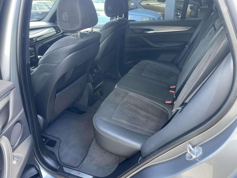 Grey BMW X5 2018 in Kaunas, with an engine capacity of 2.00 L and mileage of 149 thousand km for 18500 €, photo 16 on AUTOMOTO.COM.LV