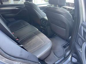 Grey BMW X5 2018 in Kaunas, with an engine capacity of 2.00 L and mileage of 149 thousand km for 18500 €, photo 17 on AUTOMOTO.COM.LV