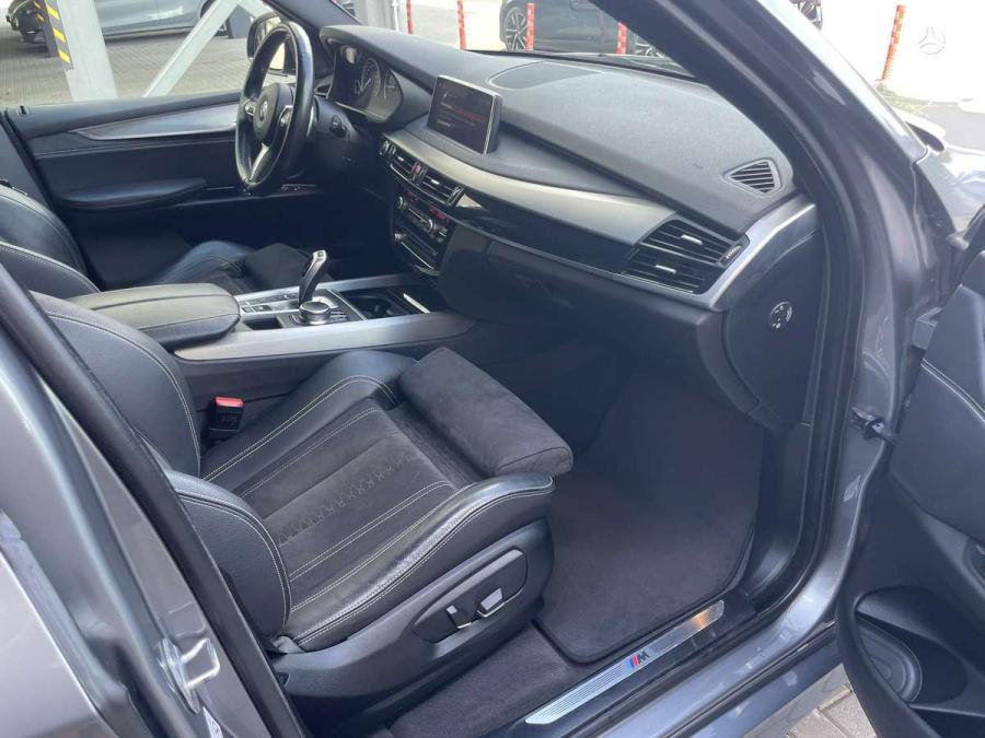 Grey BMW X5 2018 in Kaunas, with an engine capacity of 2.00 L and mileage of 149 thousand km for 18500 €, photo 18 on AUTOMOTO.COM.LV