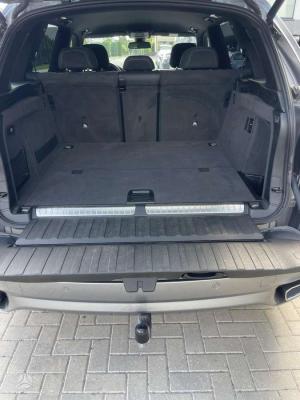 Grey BMW X5 2018 in Kaunas, with an engine capacity of 2.00 L and mileage of 149 thousand km for 18500 €, photo 19 on AUTOMOTO.COM.LV