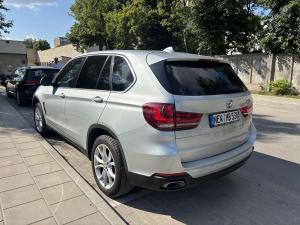 Grey BMW X5 2018 in Vilnius, with an engine capacity of 2.99 L and mileage of 320 thousand km for 17200 €, photo 5 on AUTOMOTO.COM.LV