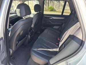Grey BMW X5 2018 in Vilnius, with an engine capacity of 2.99 L and mileage of 320 thousand km for 17200 €, photo 11 on AUTOMOTO.COM.LV