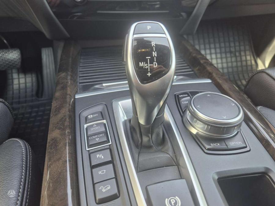 Pelēks BMW X5 2018 Viļņa, ar dzinēja tilpumu 2.99 L un nobraukumu 211 tūkst. km par 25700 €, foto 21 vietnē AUTOMOTO.COM.LV