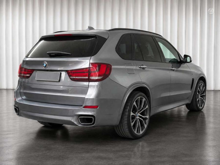 Grey BMW X5 2018 in Tukums, with an engine capacity of 2.99 L and mileage of 192 thousand km for 27777 €, photo 3 on AUTOMOTO.COM.LV