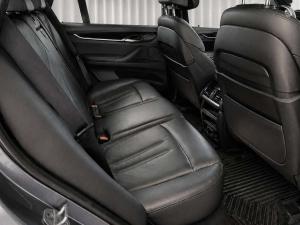 Grey BMW X5 2018 in Tukums, with an engine capacity of 2.99 L and mileage of 192 thousand km for 27777 €, photo 5 on AUTOMOTO.COM.LV