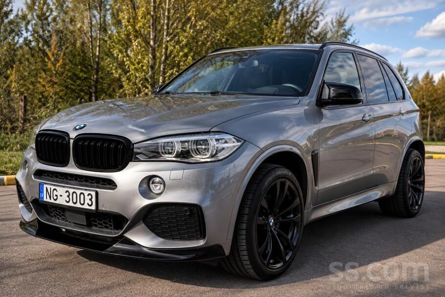 Pelēks BMW X5 2018 Daugavpils, ar dzinēja tilpumu 3.00 L un nobraukumu 97 tūkst. km par 30000 €, foto 1 vietnē AUTOMOTO.COM.LV
