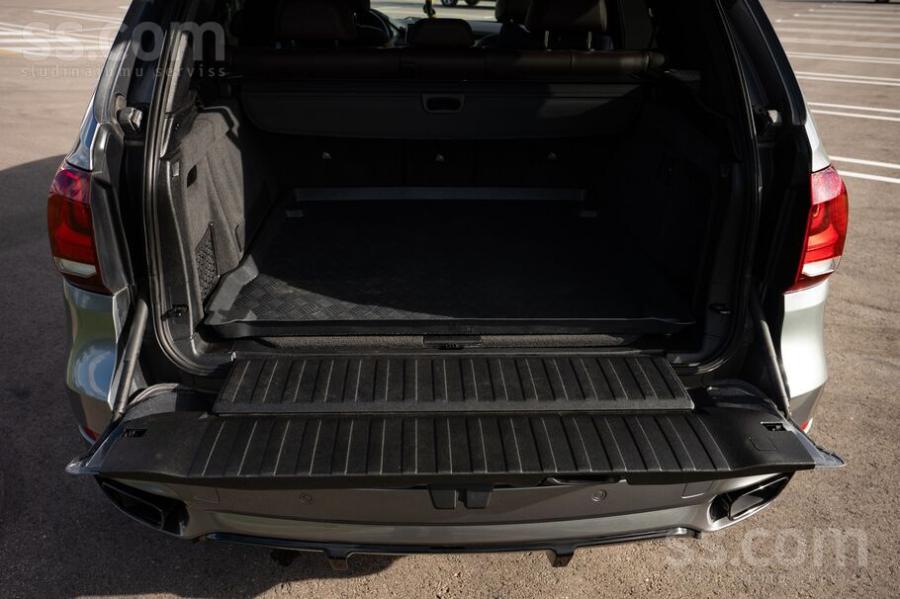 Pelēks BMW X5 2018 Daugavpils, ar dzinēja tilpumu 3.00 L un nobraukumu 97 tūkst. km par 30000 €, foto 21 vietnē AUTOMOTO.COM.LV