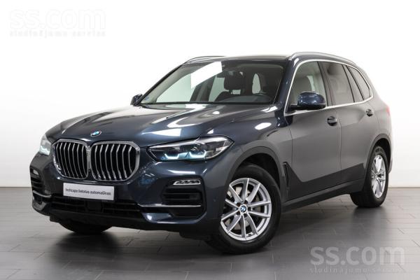 Pelēks BMW X5 2019 Rīga, ar dzinēja tilpumu 3.00 L un nobraukumu 157 tūkst. km par 38900 €, foto 1 vietnē AUTOMOTO.COM.LV
