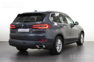 Pelēks BMW X5 2019 Rīga, ar dzinēja tilpumu 3.00 L un nobraukumu 157 tūkst. km par 38900 €, foto 2 vietnē AUTOMOTO.COM.LV