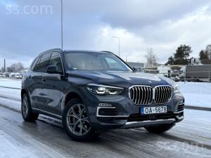 Grey BMW X5 2019 in Rezekne, with an engine capacity of 2.00 L and mileage of 184 thousand km for 35990 €, photo 3 on AUTOMOTO.COM.LV